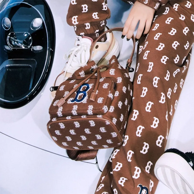 Túi xô (Bucket bag) là gì? Top túi xô hàng hiệu chất lượng