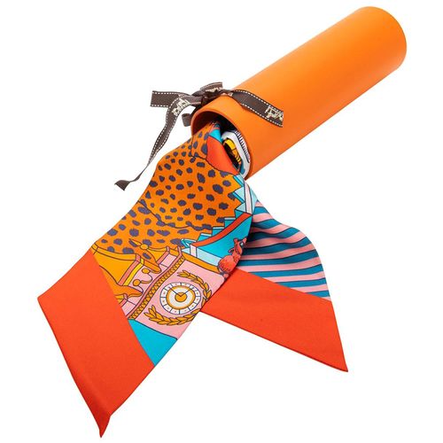 Màu cam phối với màu gì? Cách phối đồ với màu cam đẹp, thời thượng